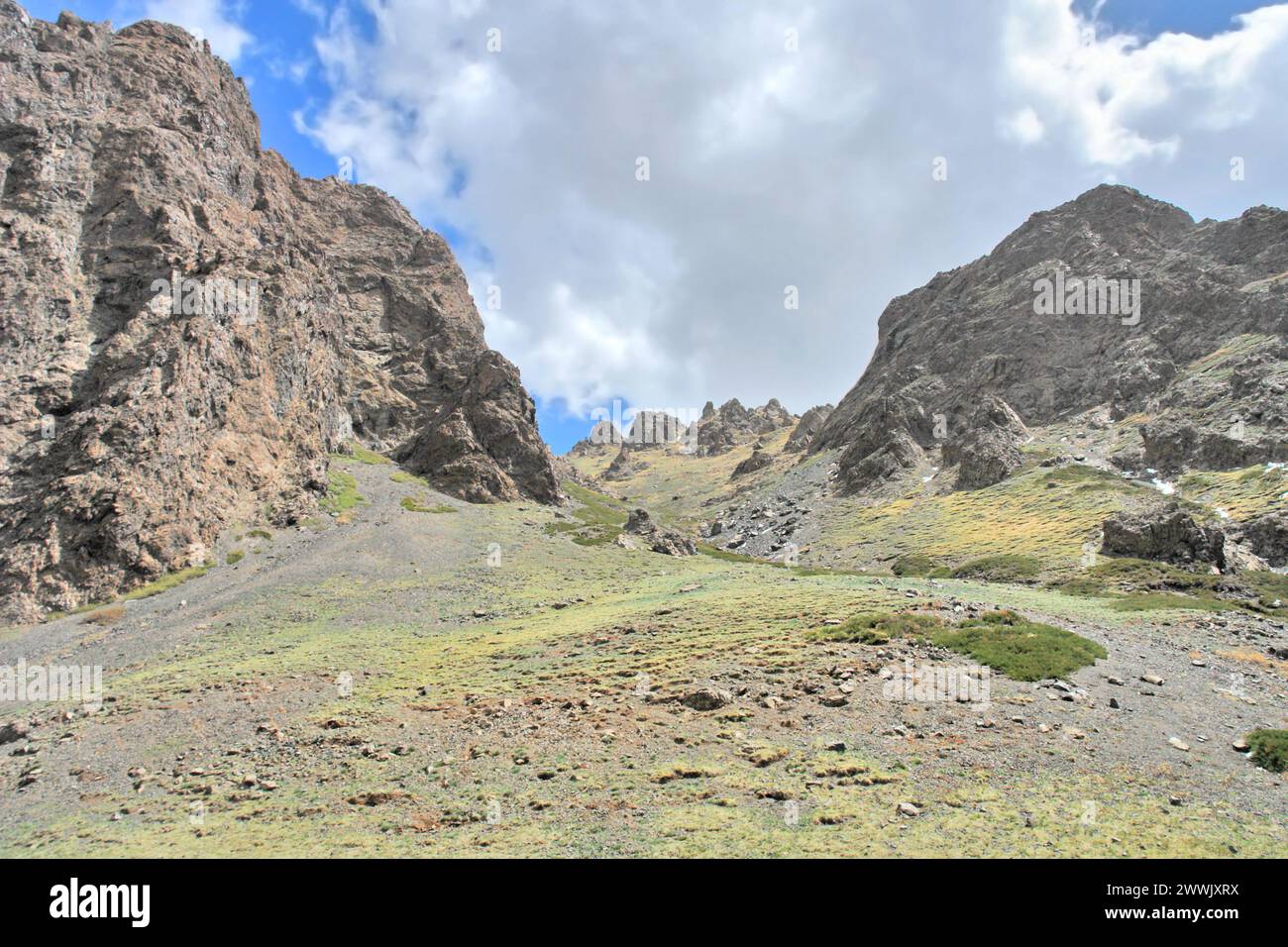 Yolyn Am - gorge in the Gurvan Saikhan Mountains of southern Mongolia ...