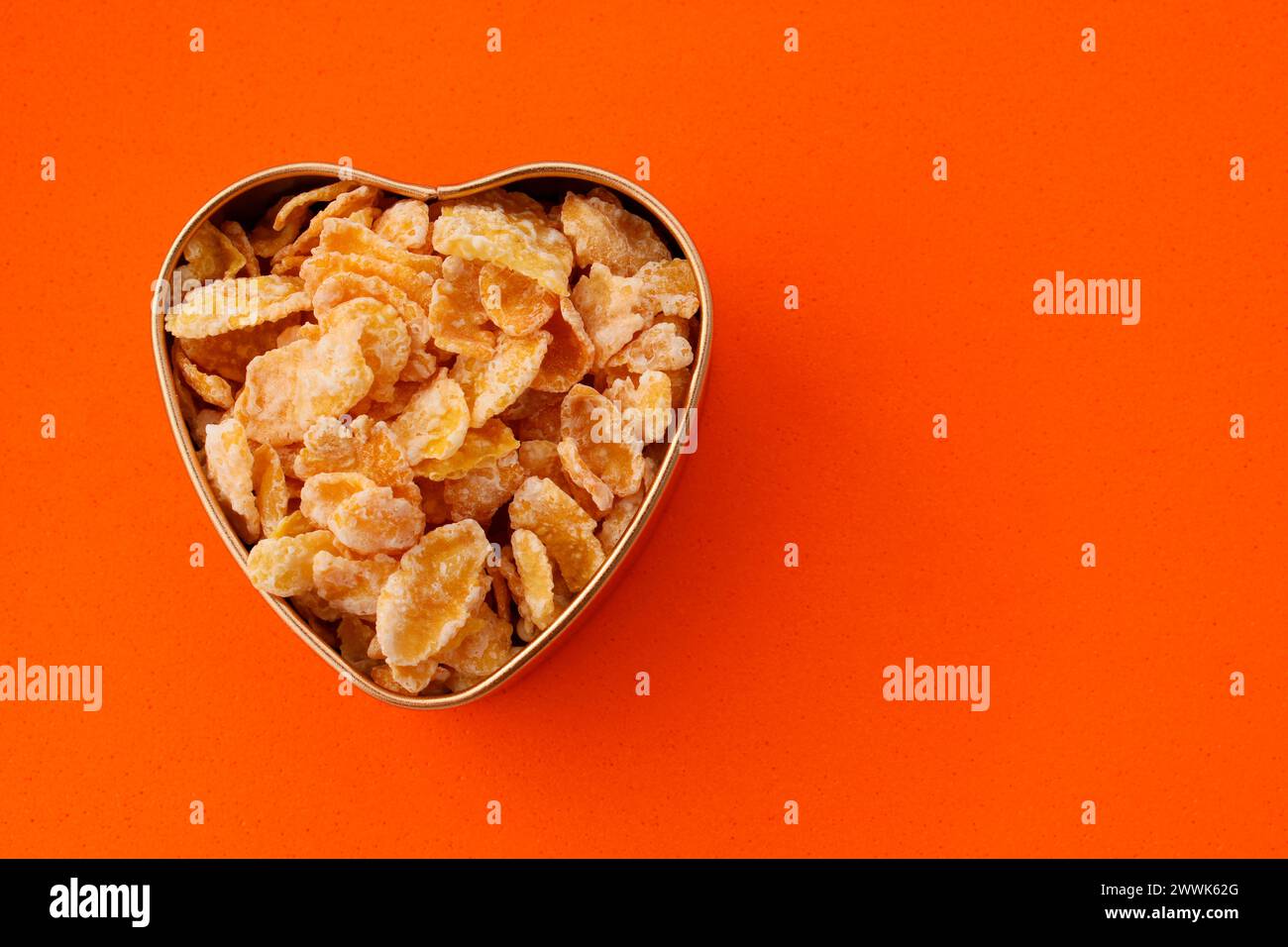 Heart with corn flakes cereal Stock Photo - Alamy