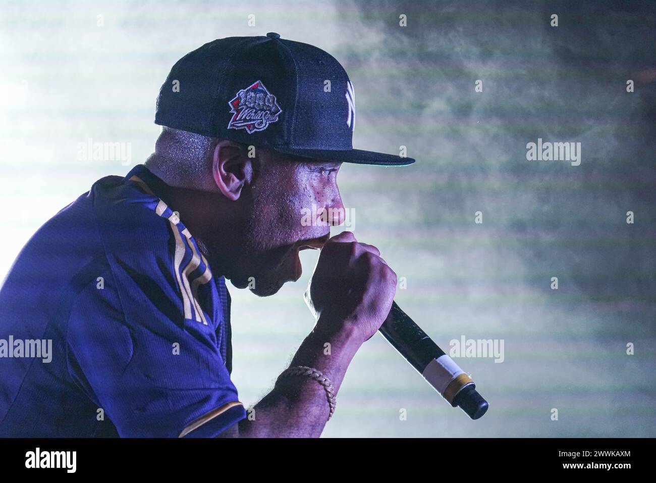 Rob base and hi-res stock photography and images - Alamy