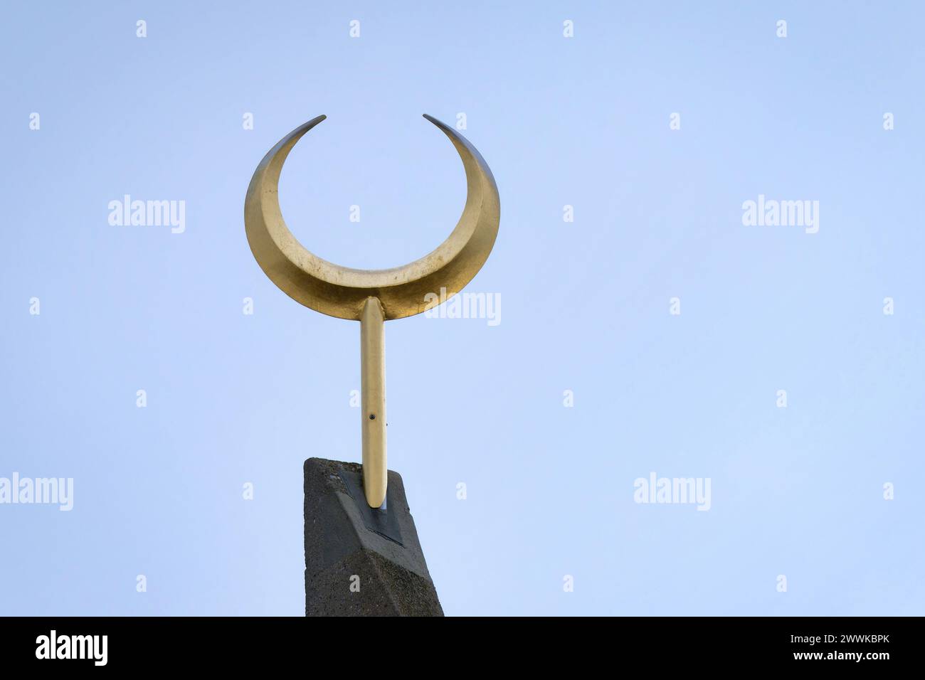 golden crescent on the top of a minaret of a mosque in germany Stock ...