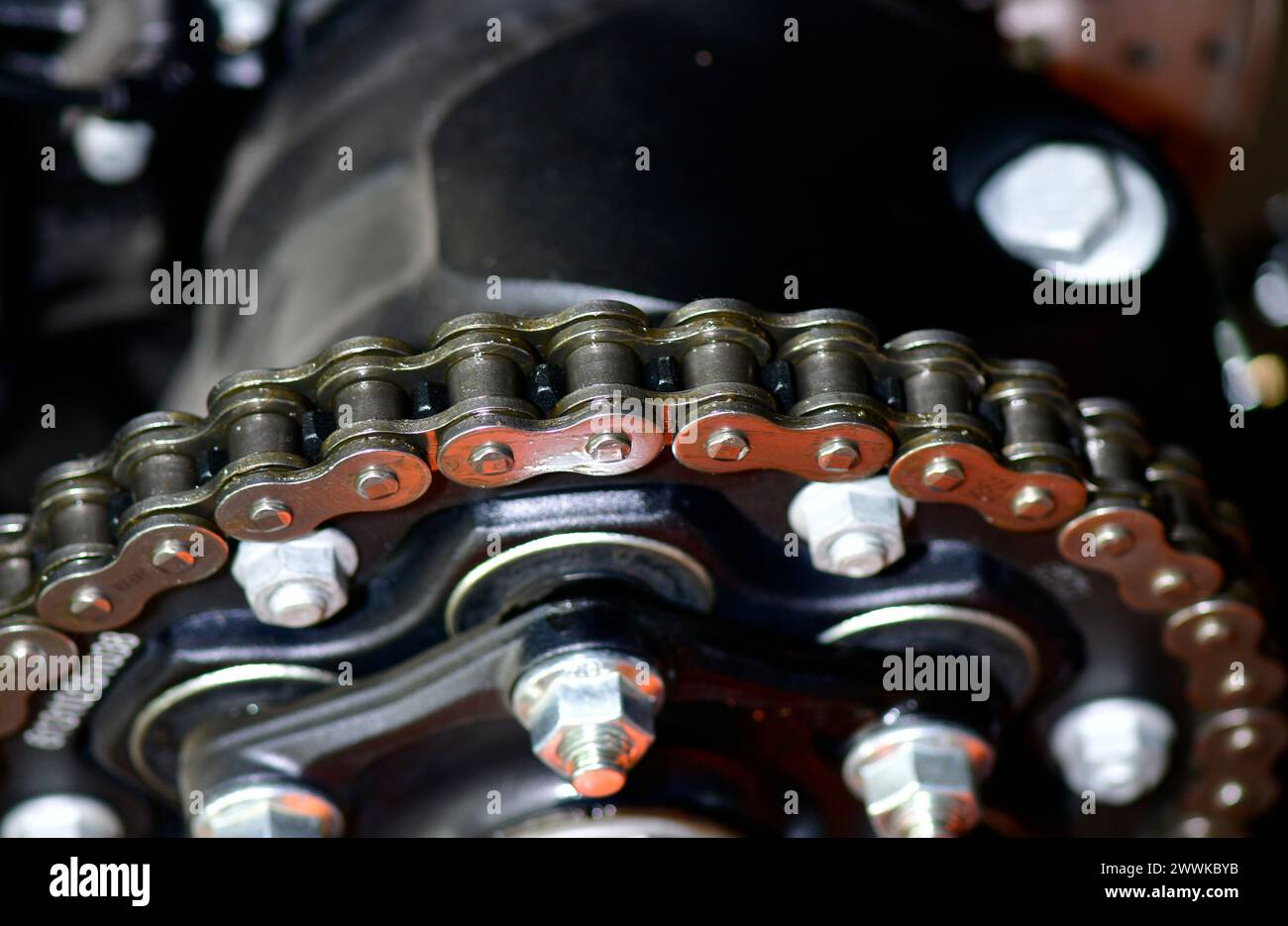 X ring chain hi-res stock photography and images - Alamy