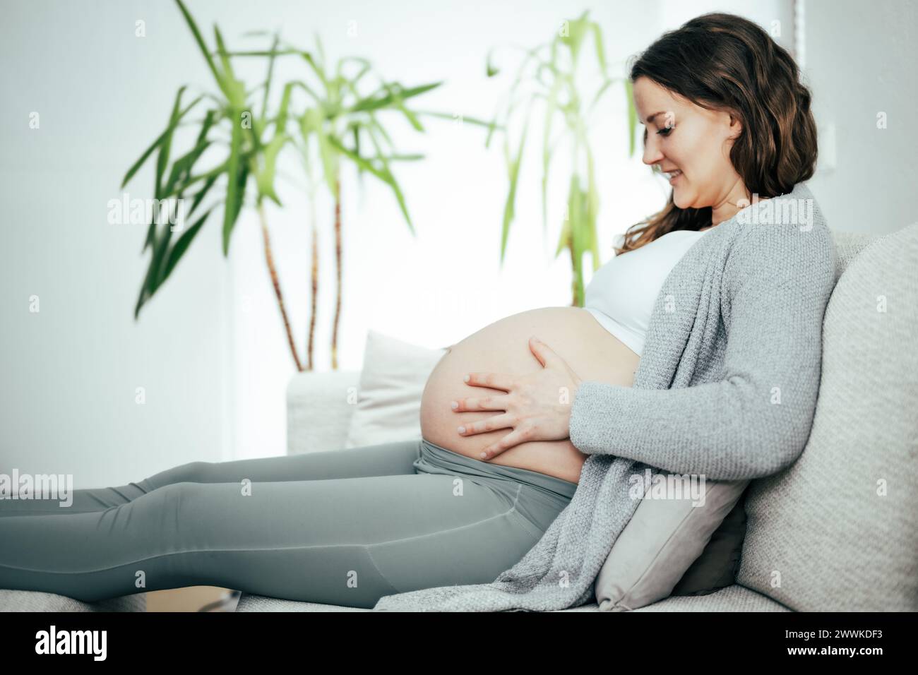 Baby smiling curve hi-res stock photography and images - Alamy