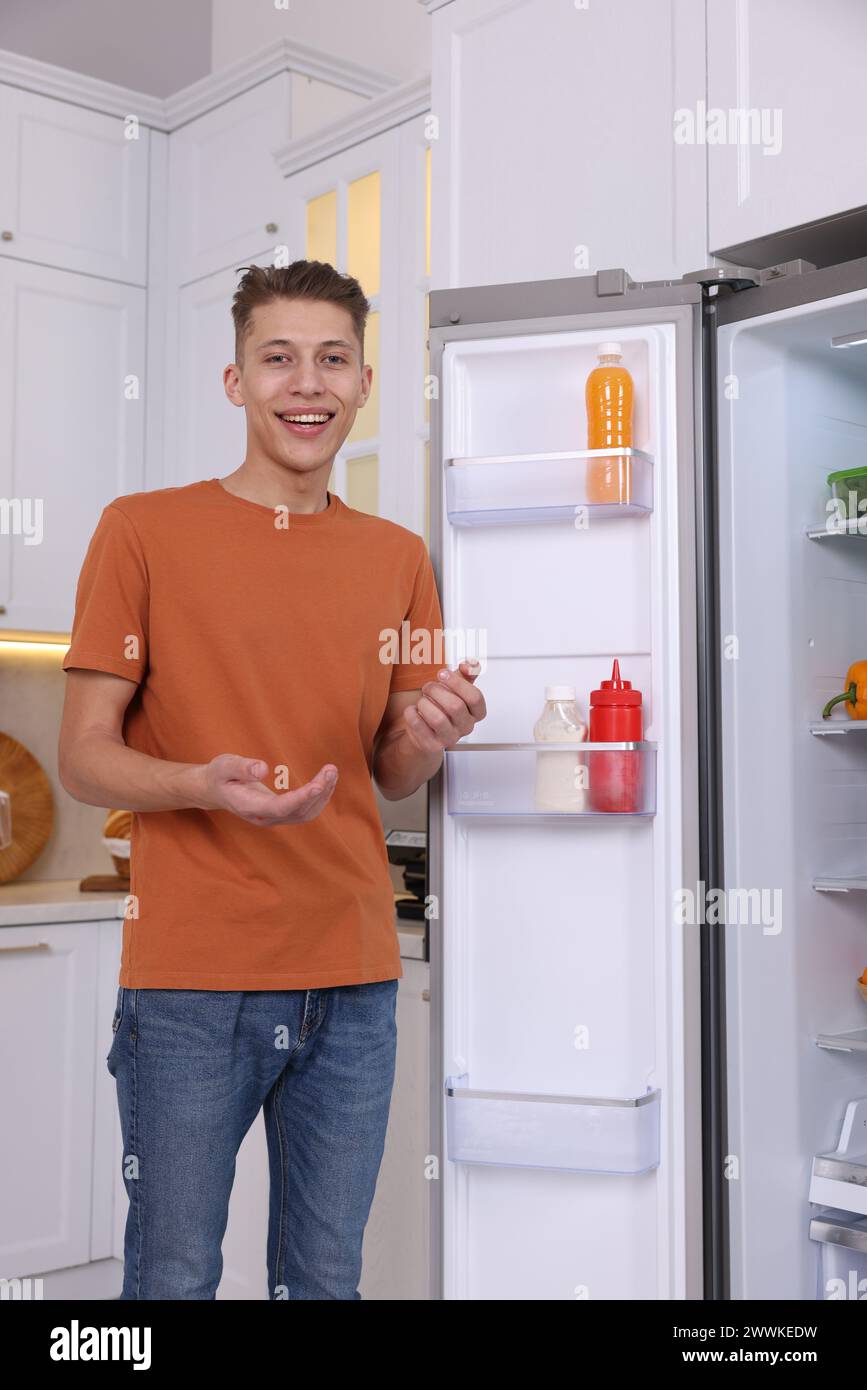 Smiling man chef food blogger hi-res stock photography and images - Alamy