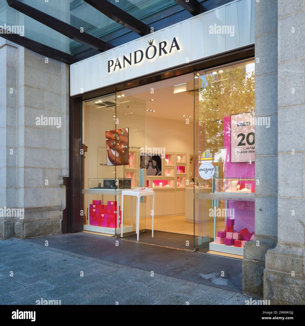 Pandora outlet au store