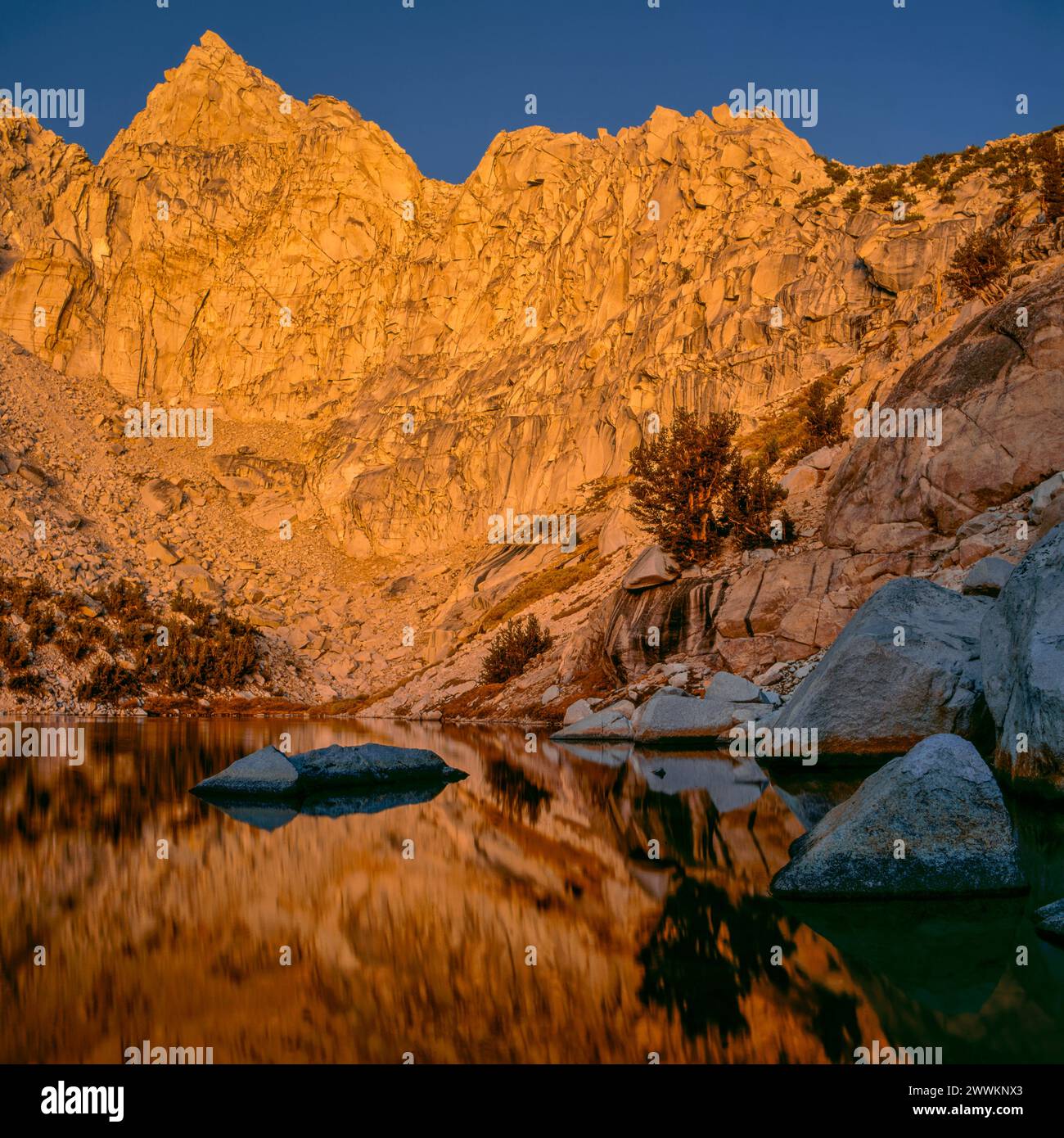 Dawn, Pothole Lake, Kearsarge Pinnacles, John Muir Wilderness, Inyo ...