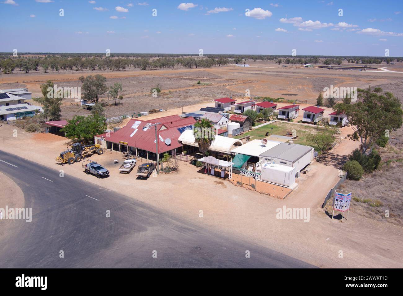 Aerial of the only hotel in the NSW/QLD border village of Hebel ...