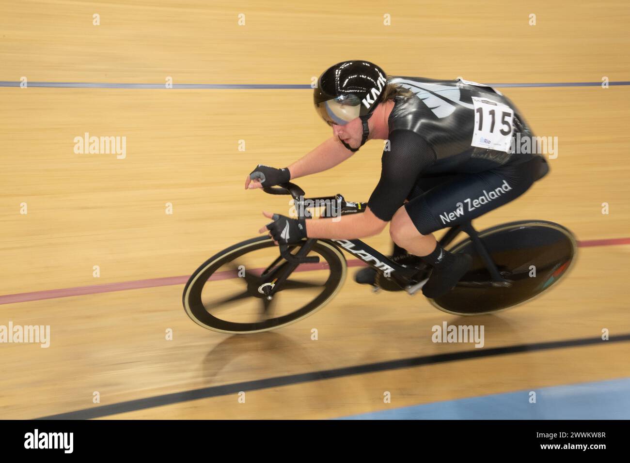 New zealand paracycling world champion hi-res stock photography and ...