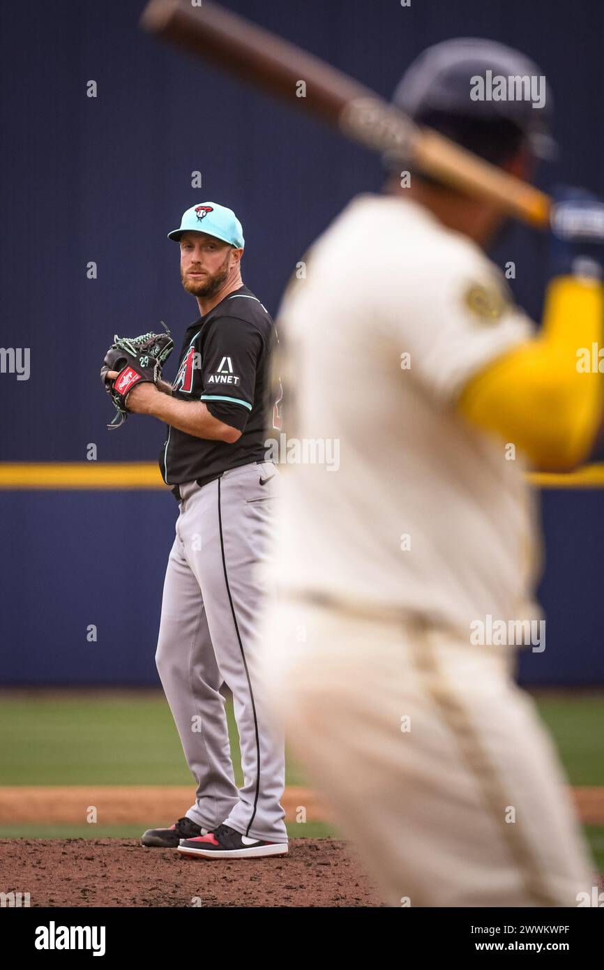 Arizona Diamondbacks starting pitcher Merrill Kelly (29) throws against ...