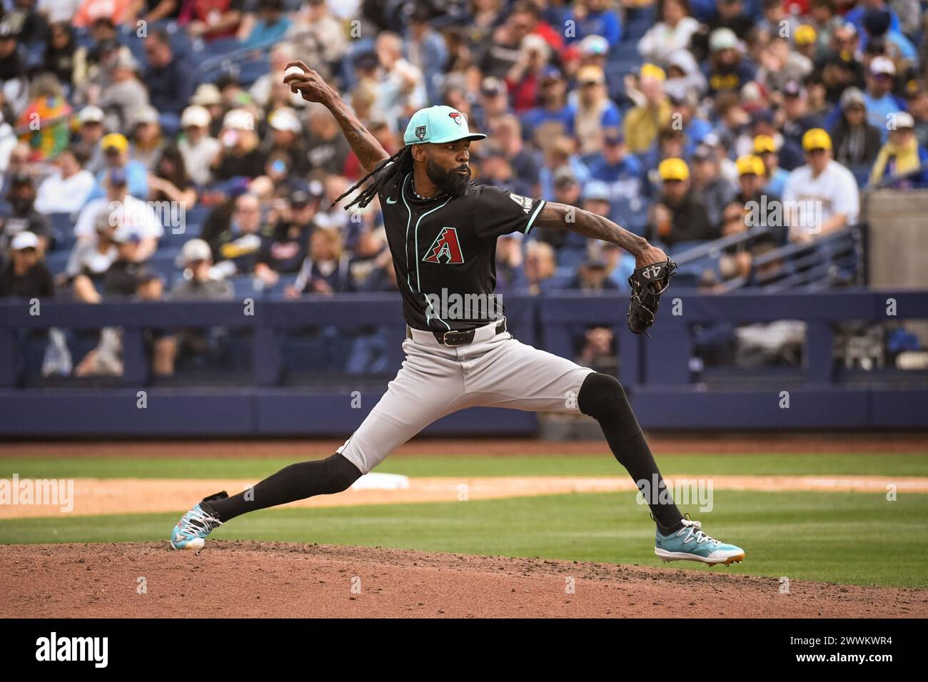 Arizona Diamondbacks relief pitcher Miguel Castro (50) throws against ...