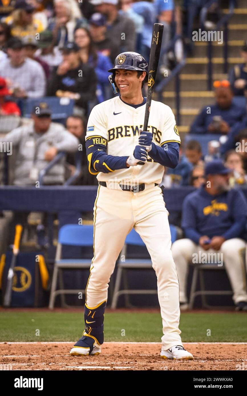 Milwaukee Brewers left fielder Christian Yelich (22) stands in the ...