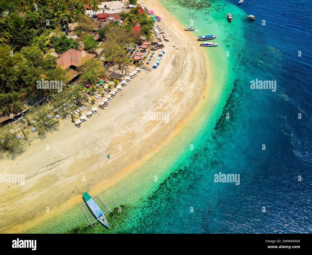 Tropical island resorts hi-res stock photography and images - Alamy
