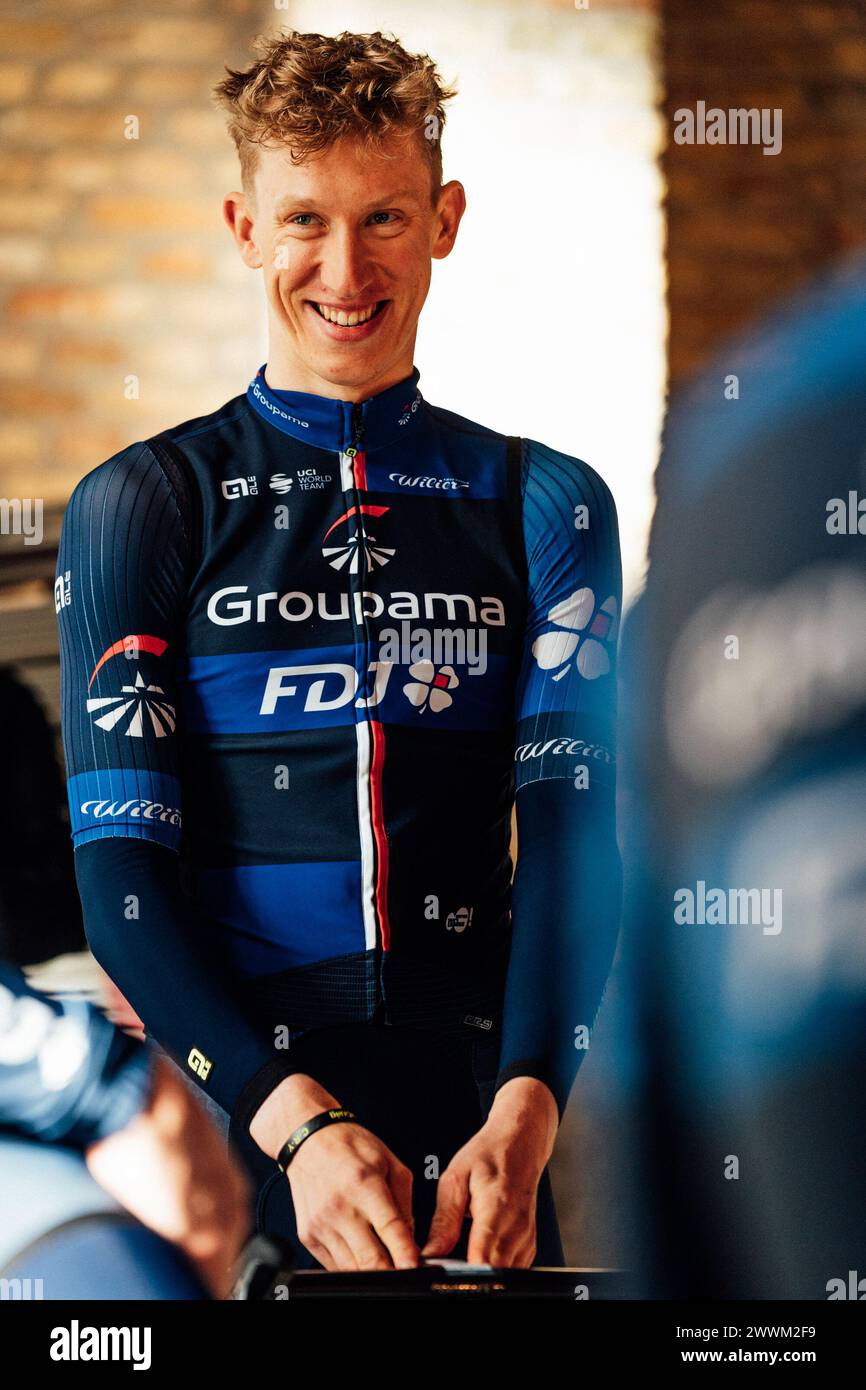 Wevelgem, Belgium. 24th Mar, 2024. Picture by Zac Williams/SWpix.com ...