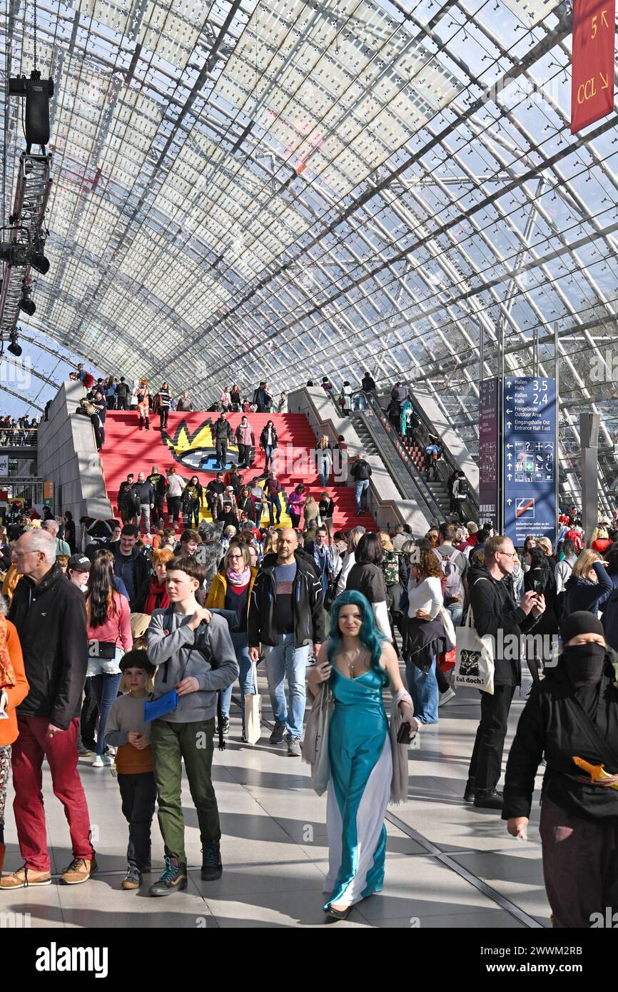 Leipziger Buchmesse 2024. Messebesucher auf der Leipziger Buchmesse am ...