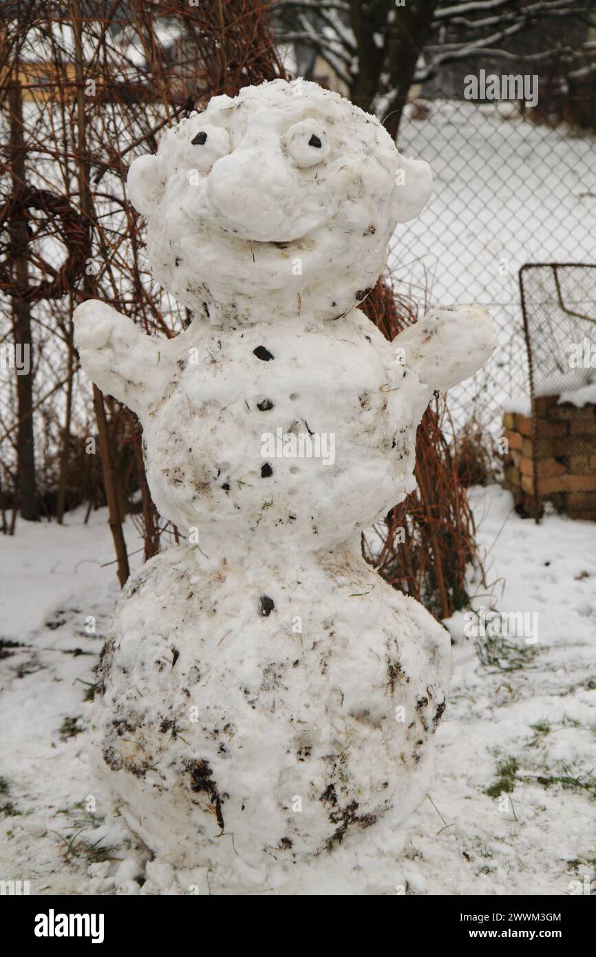 Real snowman hi-res stock photography and images - Alamy