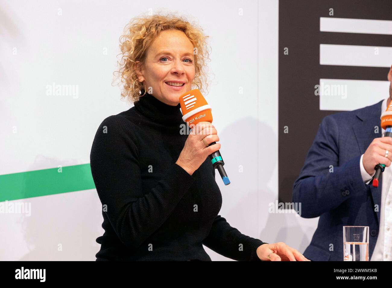 Katja Riemann im Gespräch mit dem Lesart-Team zu ihrem Buch Zeit der ...