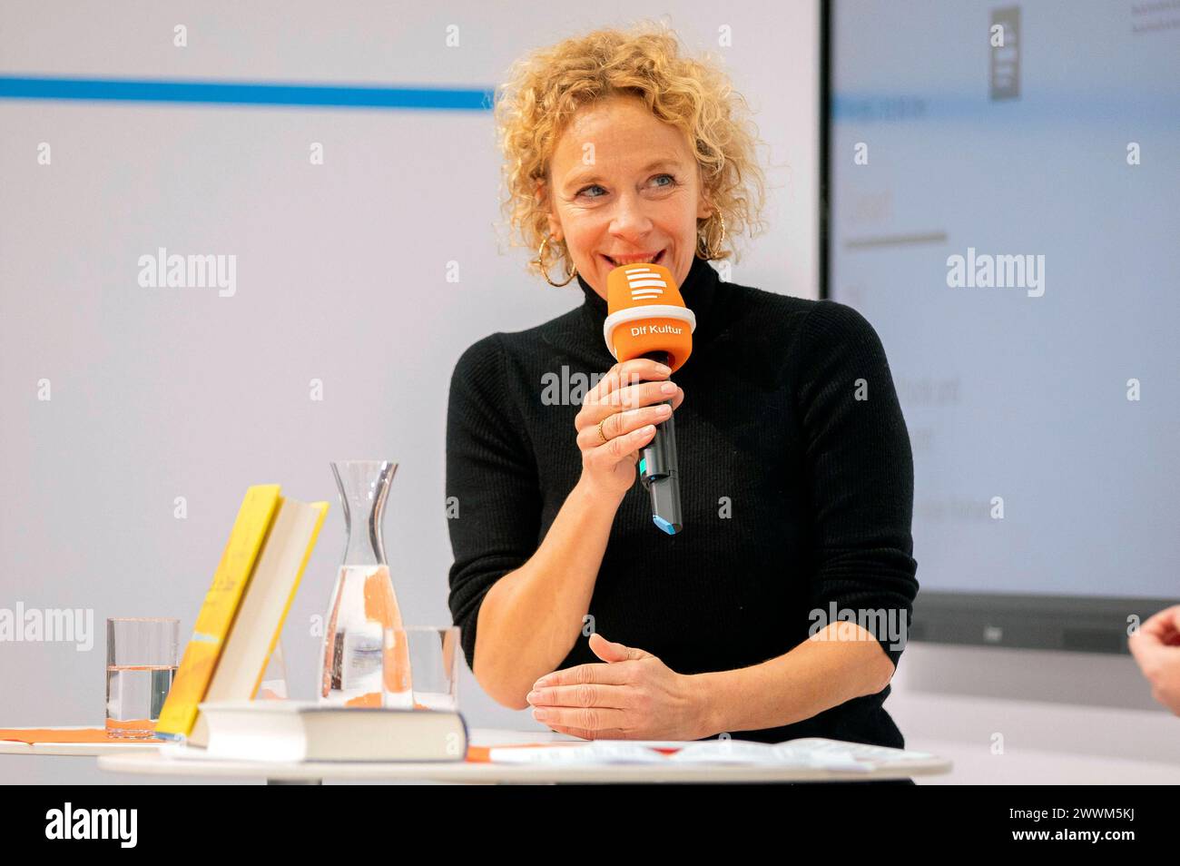 Katja Riemann im Gespräch mit dem Lesart-Team zu ihrem Buch Zeit der ...