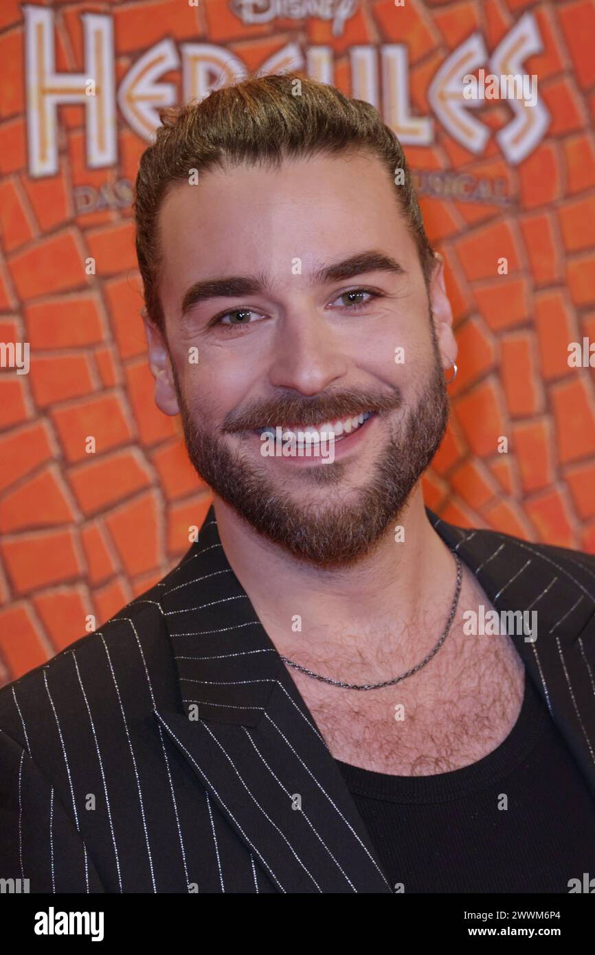 RECORD DATE NOT STATED HERCULES PREMIERE 24.03.2024 Eric Schroth ...