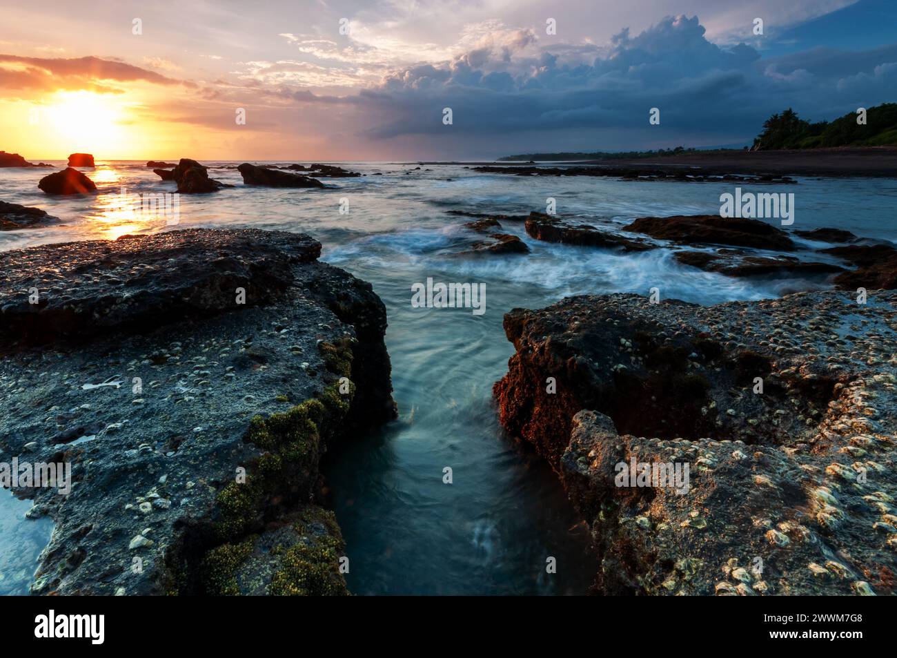 Beautiful atmospheric scene seascape hi-res stock photography and ...