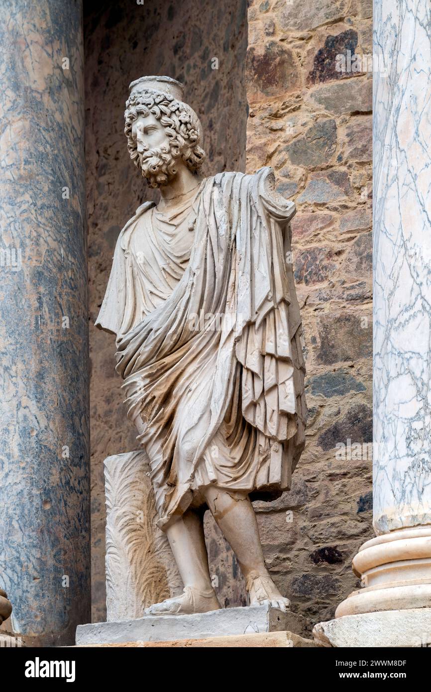 Statue on the stage, Roman Theatre, Merida, Extremadura, Spain Stock ...