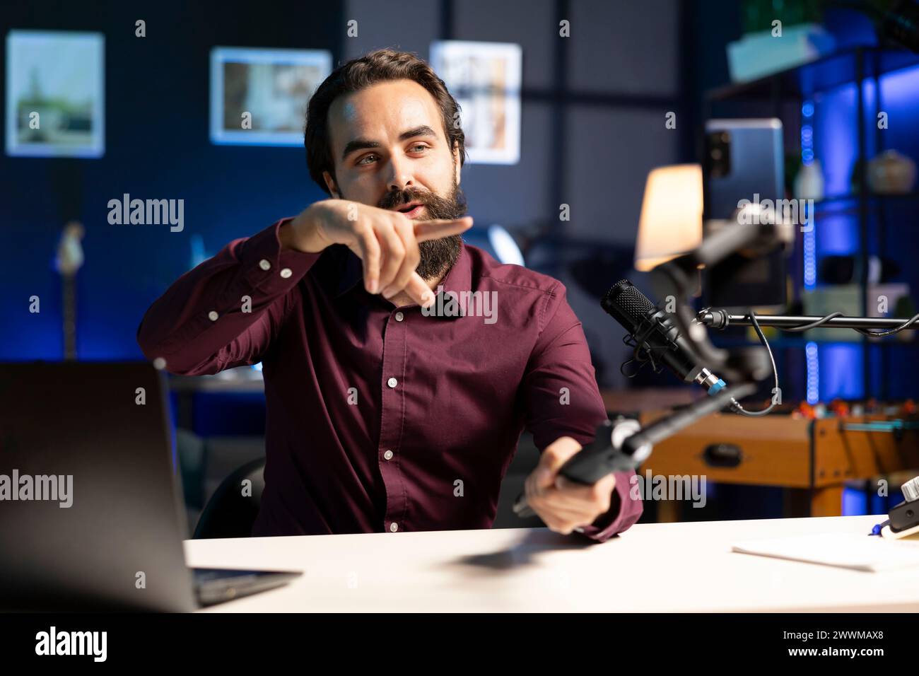 Frantic phone hi-res stock photography and images - Alamy