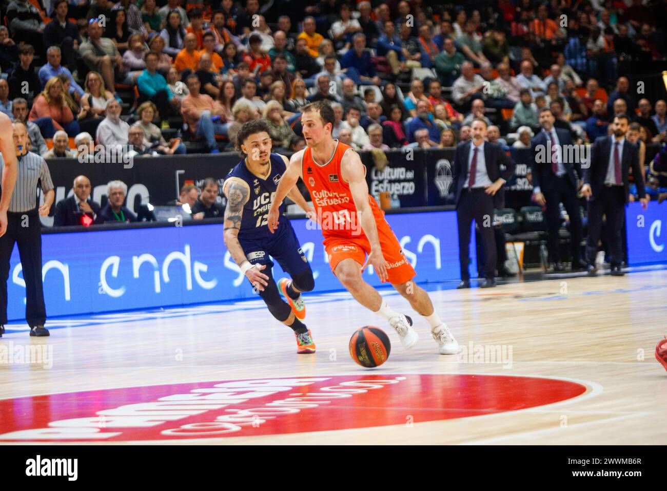 Canadian basketball player hi-res stock photography and images - Alamy