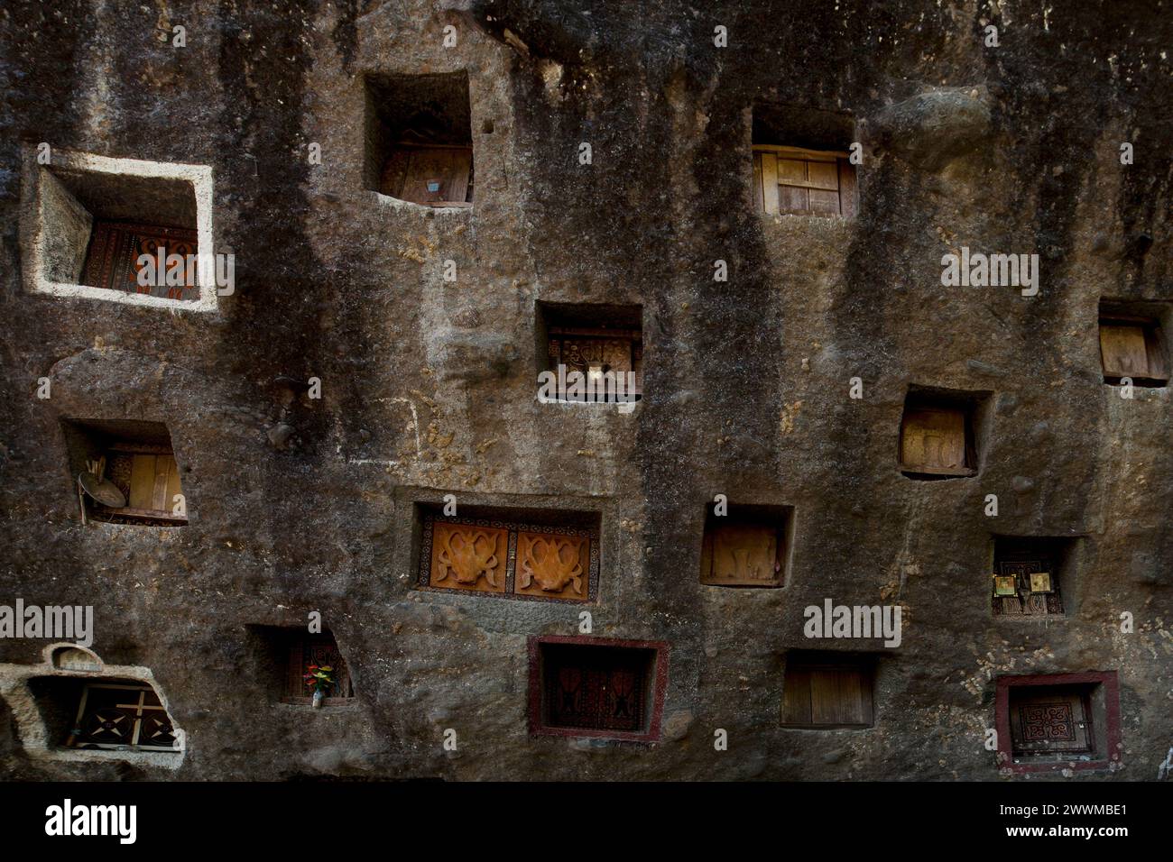 Traditional cemetery of Lo'ko Mata Cave Grave, Toraja Indonesias Stock ...