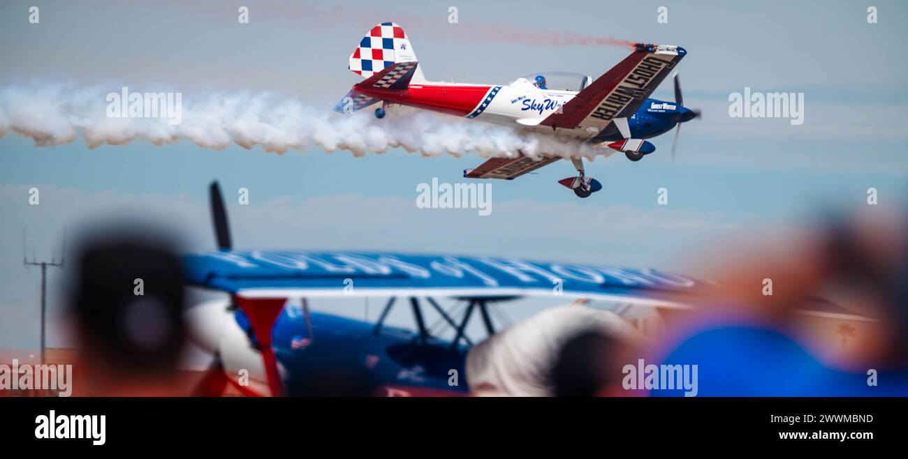 Nathan Hammond, skywriter and pilot of the modified 1956 de Havilland ...