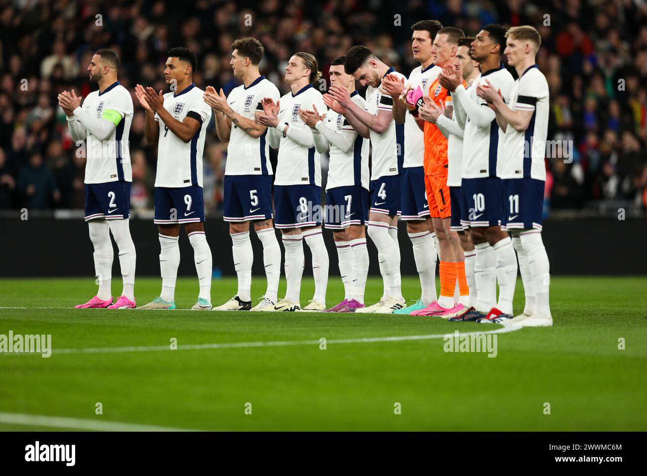 England Team 1 minute Terry Venables applause - England v Brazil ...