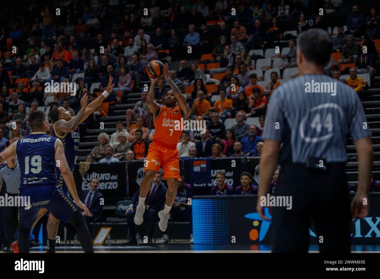 Valencia basketball team hi-res stock photography and images - Alamy