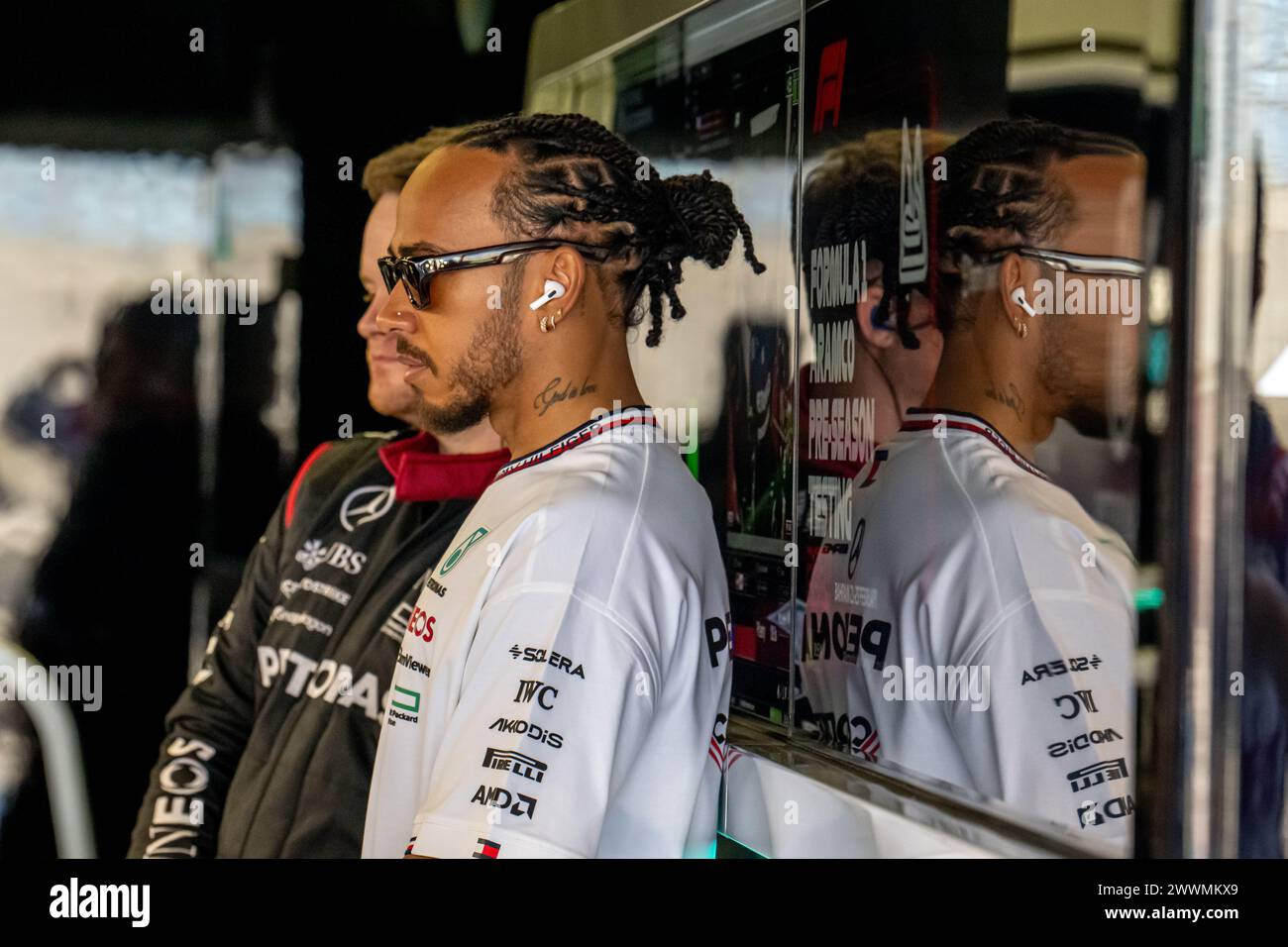 BAHRAIN INTERNATIONAL CIRCUIT, BAHRAIN - FEBRUARY 21: Lewis Hamilton ...