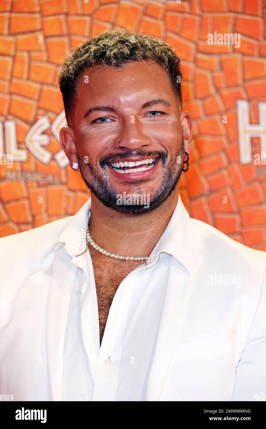 Anthony Curtis Kirby bei der Premiere des Musicals Hercules im Stage ...