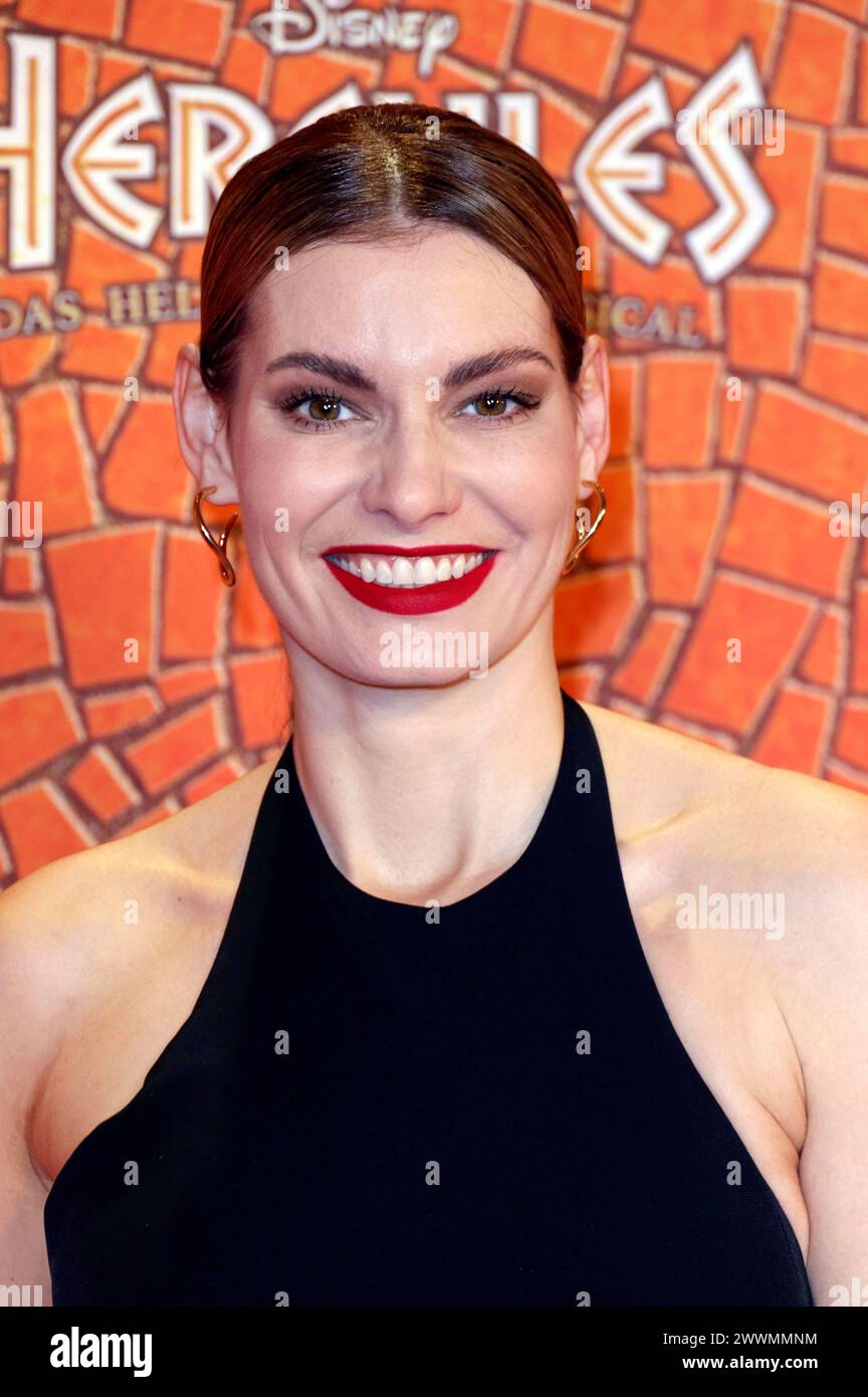 Rebecca Kunikowski bei der Premiere des Musicals Hercules im Stage ...