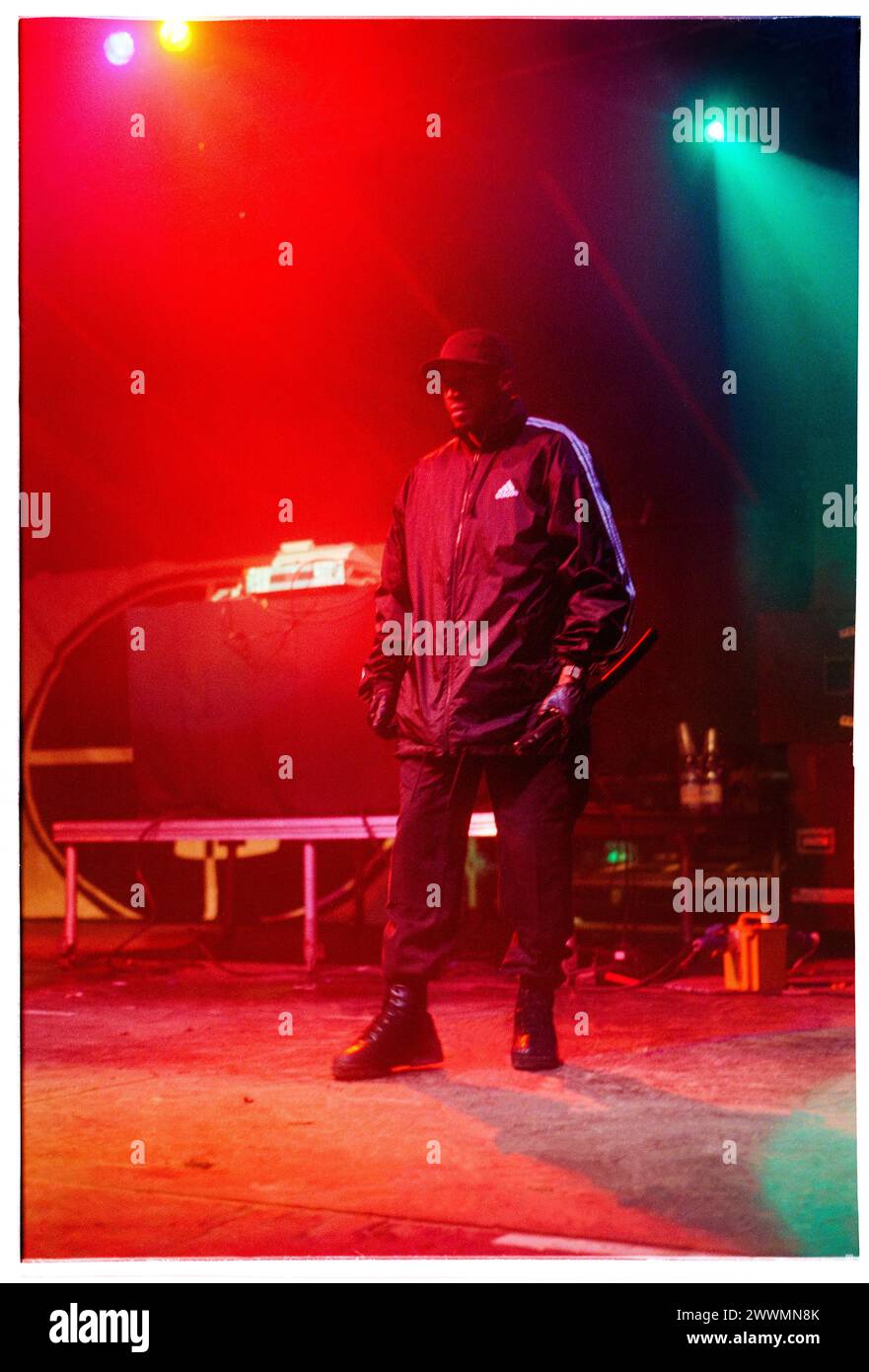 PUBLIC ENEMY, CONCERT, 2000: Chuck D of Public Enemy playing at ...