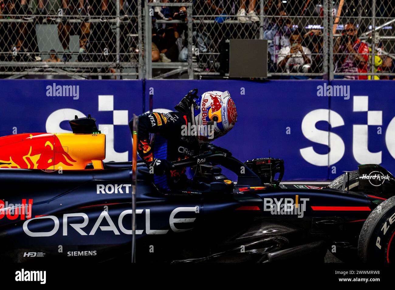 JEDDAH CORNICHE CIRCUIT, SAUDI ARABIA - MARCH 09: Max Verstappen, Red ...