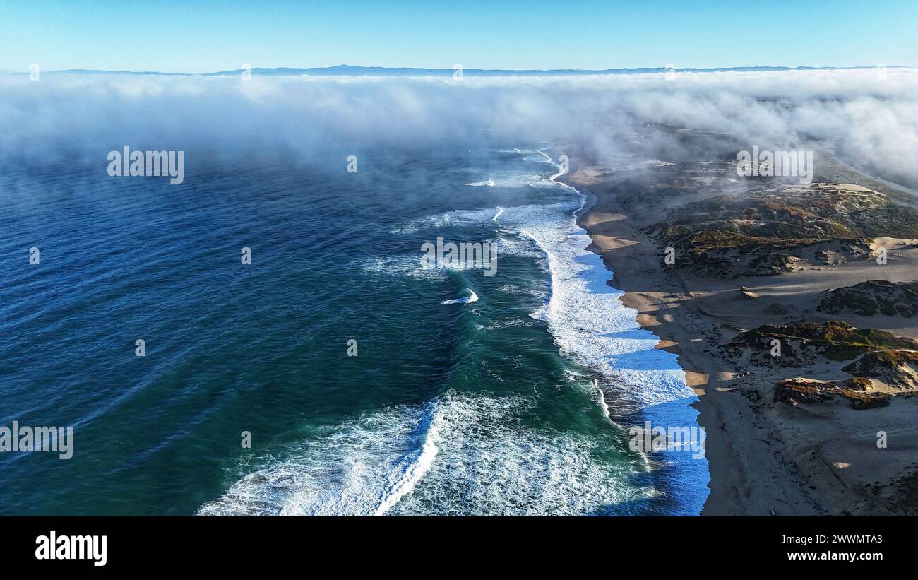 Monterey bay aerial hi-res stock photography and images - Alamy