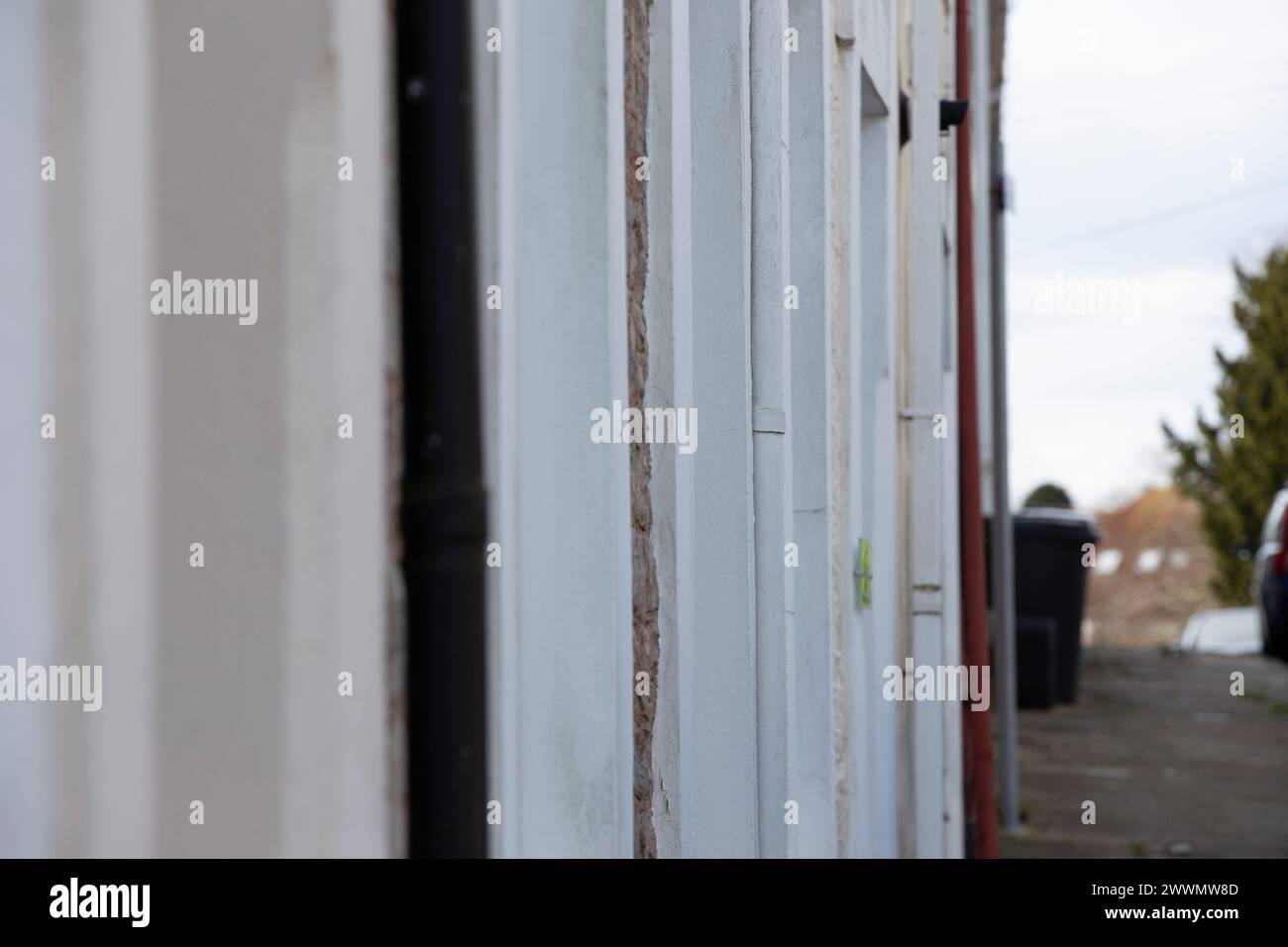 Small houses in background hi-res stock photography and images - Alamy