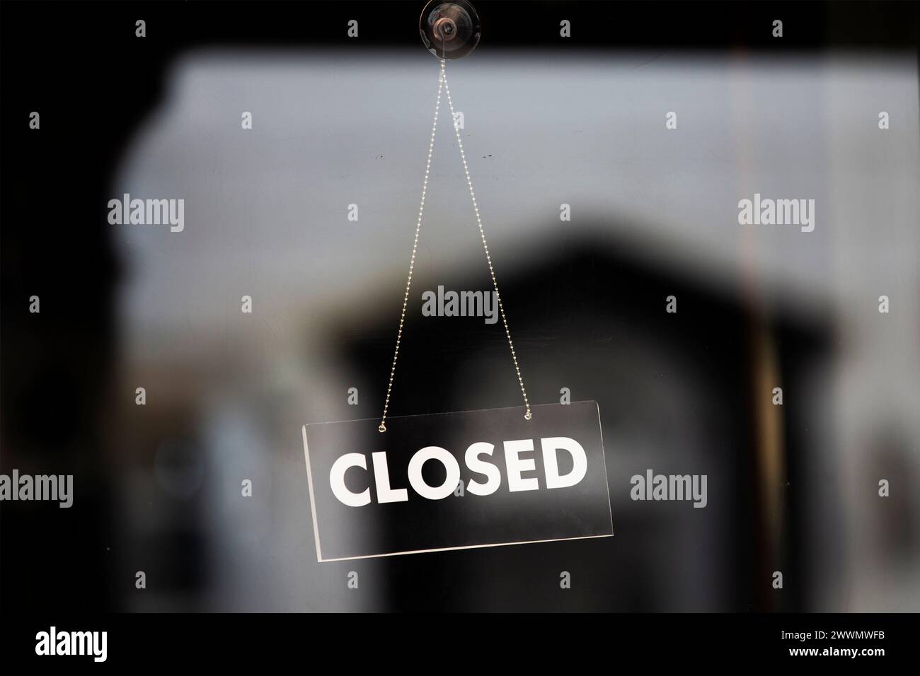 Hanging sign chain hi-res stock photography and images - Alamy