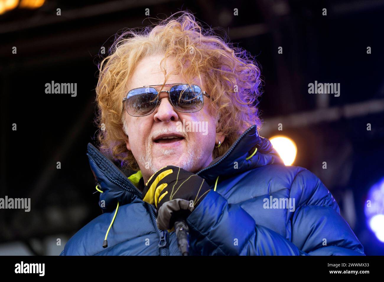 Mick Hucknall von Simply Red live beim 25. SnowpenAir 2024 auf dem ...