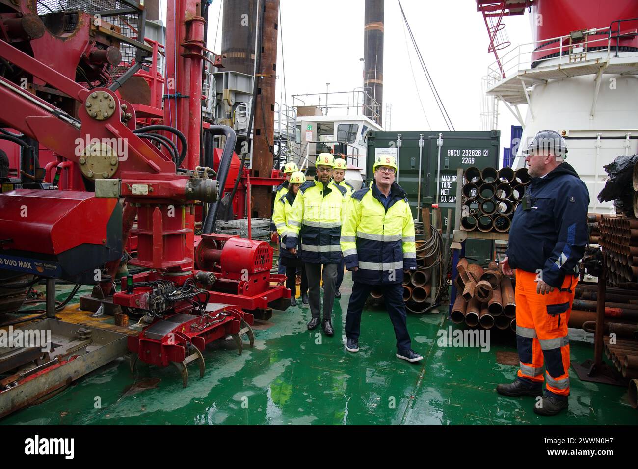 Labour leader sir keir starmer (2nd right), new welsh first minister ...
