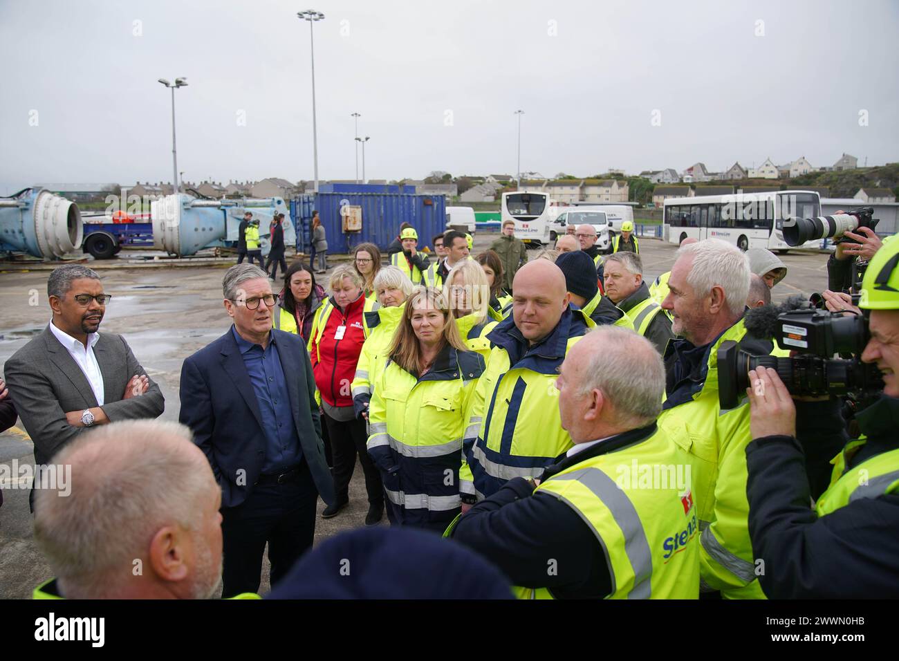 Labour leader Sir Keir Starmer (2nd left) and new Welsh First Minister ...