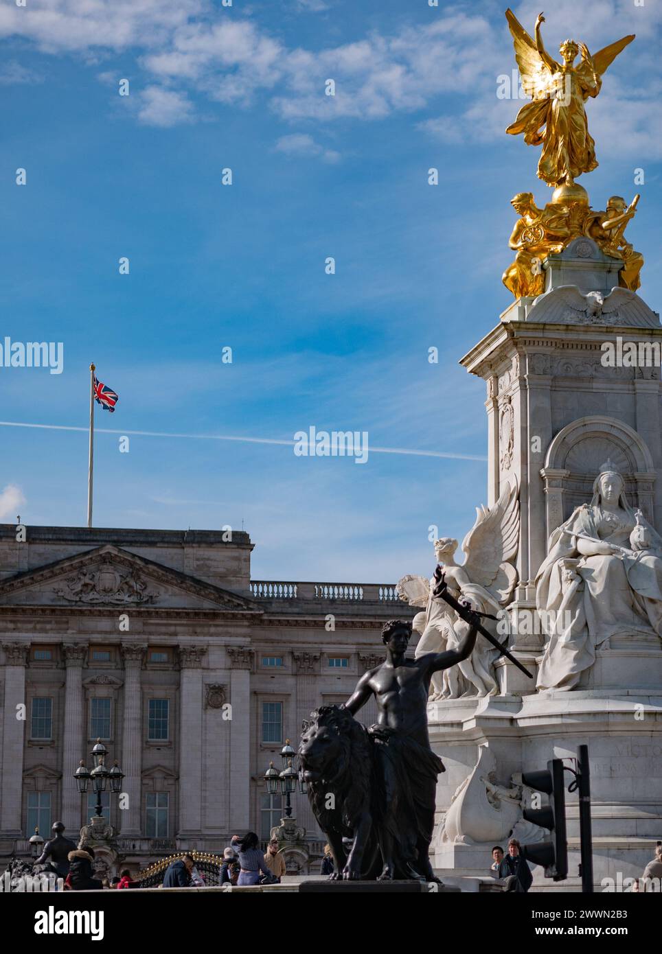 Outside Buckingham Palace, London, UK Stock Photo - Alamy