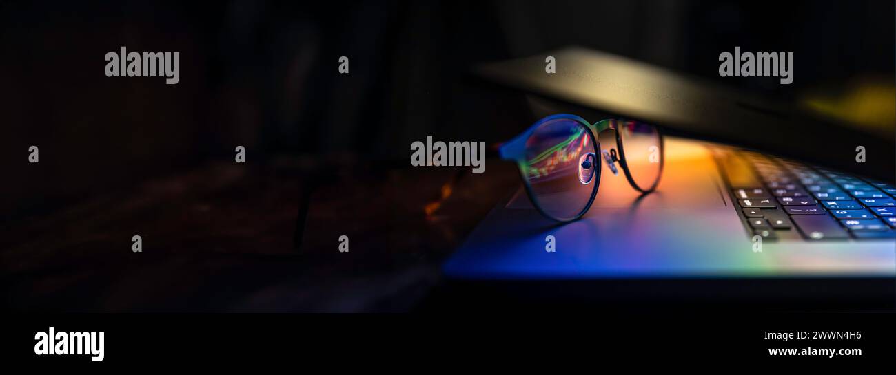 Computer reflecting in glasses hi-res stock photography and images - Alamy