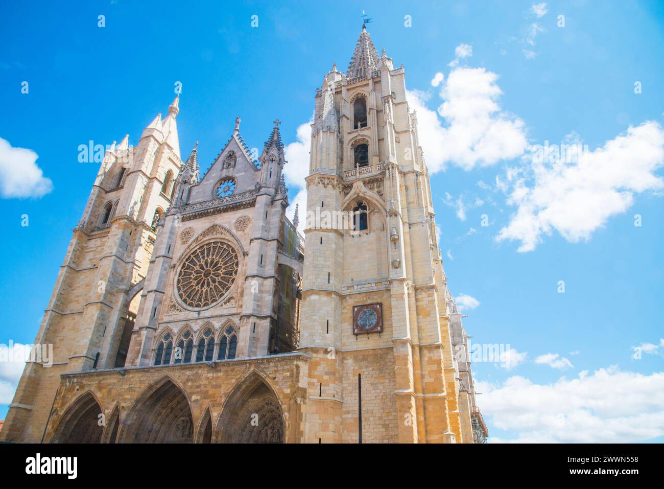 Fachada de catedrales hi-res stock photography and images - Alamy