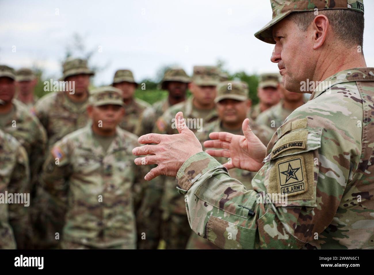 Sgt. Maj. of the Army Michael R. Weimer visits with Soldiers of Task ...