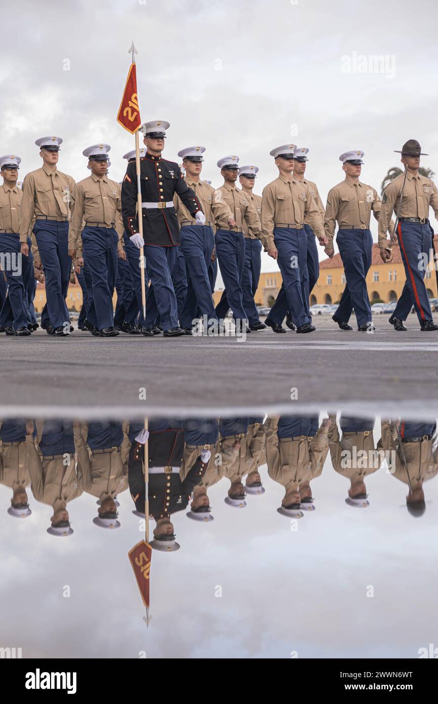 Basic combat training graduation hi-res stock photography and images ...