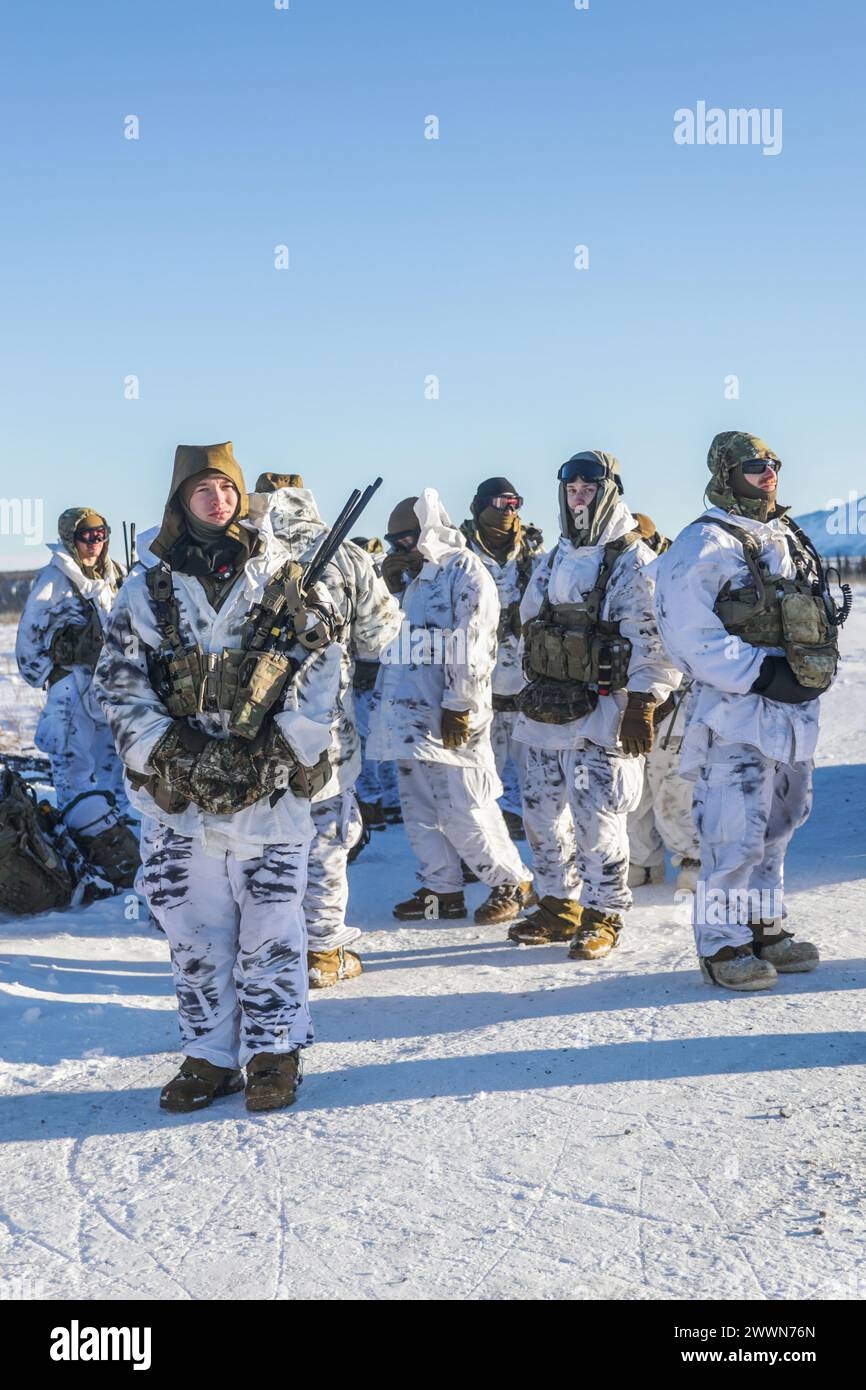 U.S. Army Soldiers, assigned to 1st Battalion, 5th Infantry Regiment ...