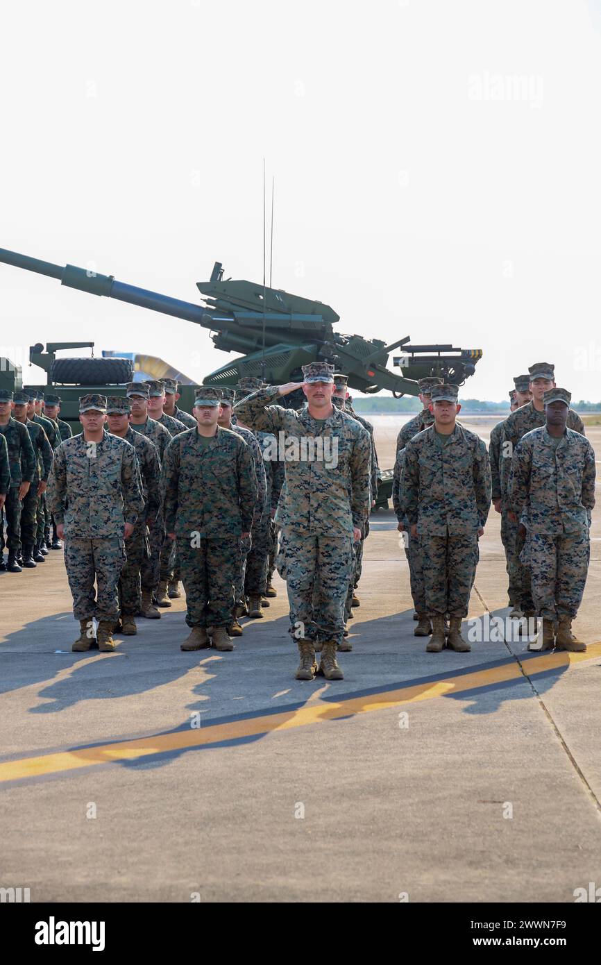 U.S. Marines assigned to the 15th Marine Expeditionary Unit and III ...