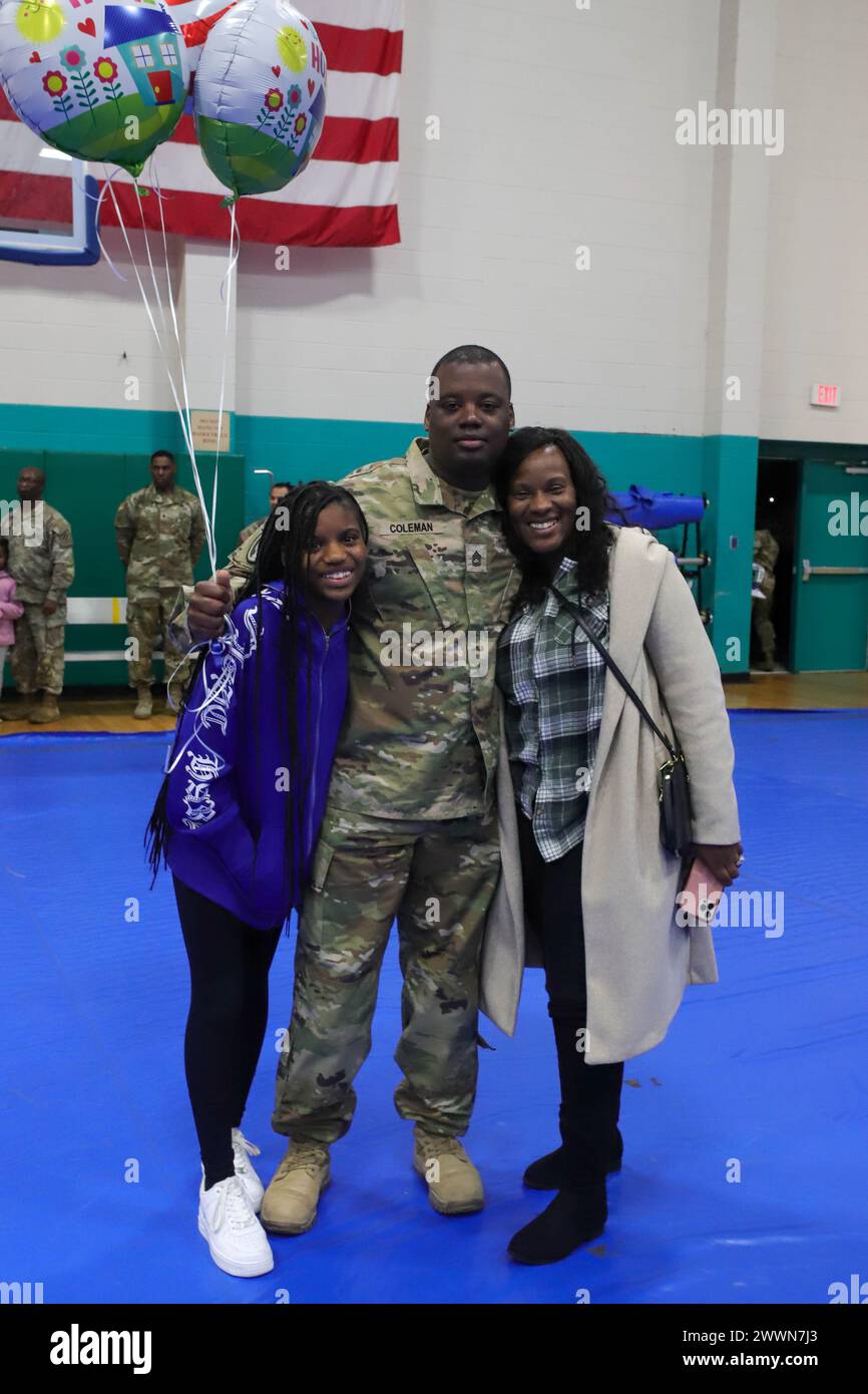 A U.S. Army Soldier with the 87th Division Sustainment Support ...