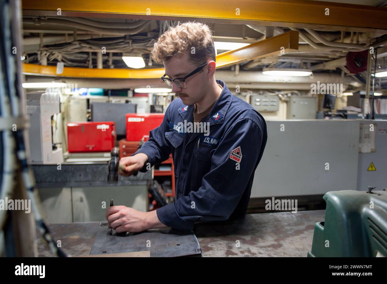 Machine shop activities hi-res stock photography and images - Alamy
