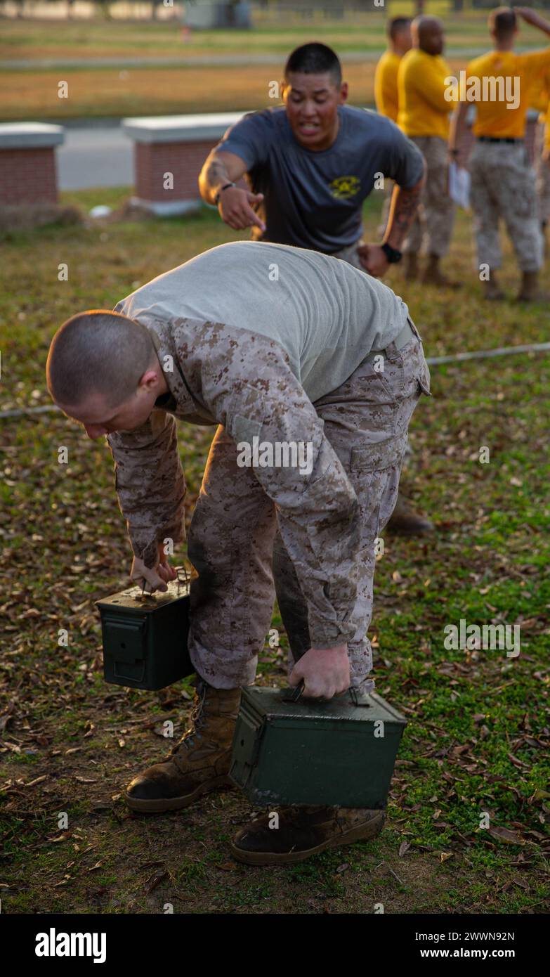 Recruits with Fox Company, 2nd Recruit Training Battalion, conduct the ...